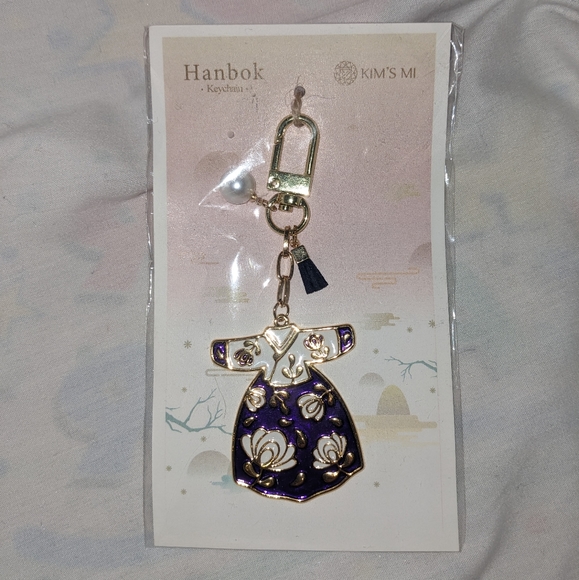 Kim's Mi | Accessories | Nwt South Korea Hanbok Metal Keychain Charm ...
